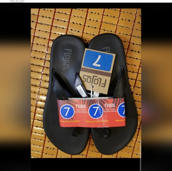 Flojos | Shoes | Nwt Flojos Womens Size 7 Memory Foam Sandals Flip ...